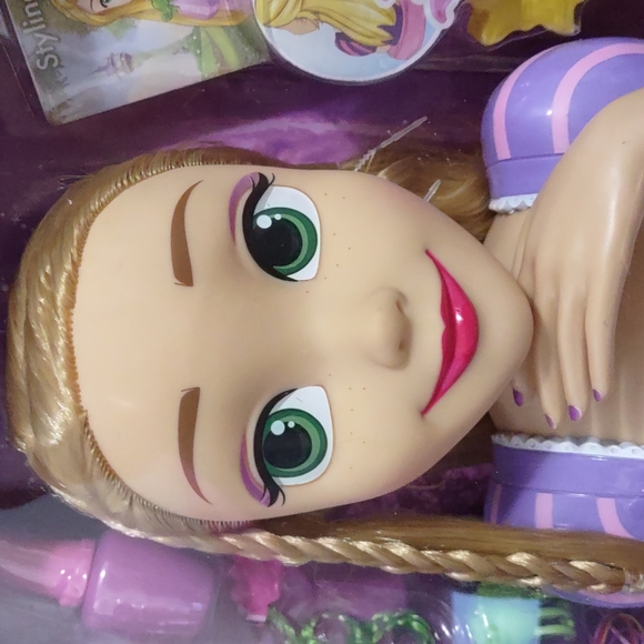 Disney | Toys | Disney Princess Deluxe Rapunzel Styling Head | Poshmark